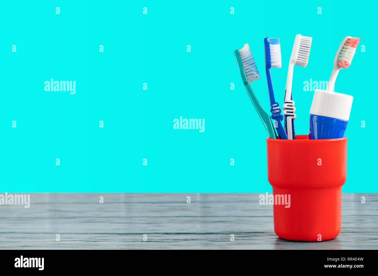 Red white blue toothpaste hi-res stock photography and images - Alamy
