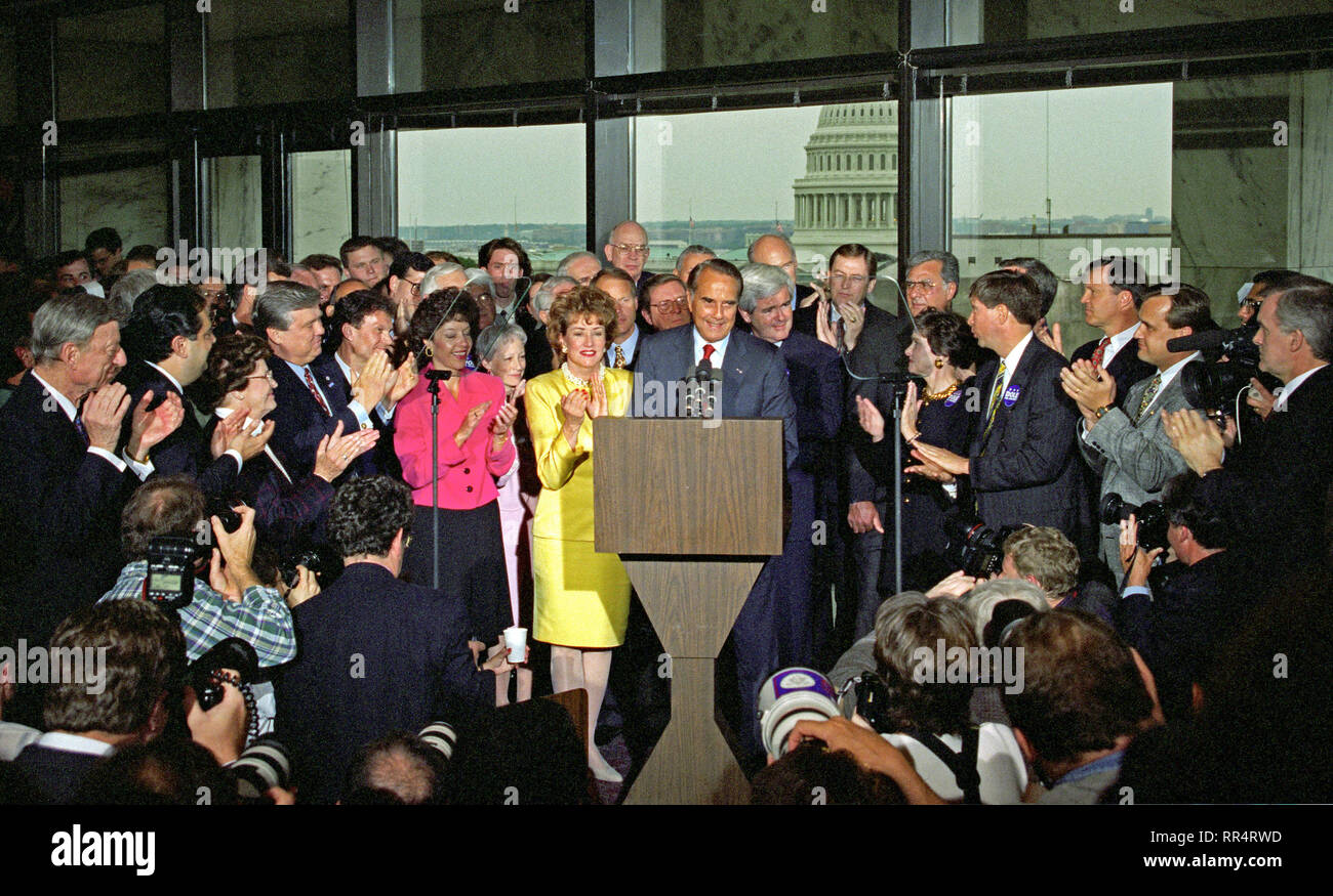 Presidential candidate bob dole 1996 hi-res stock photography and ...