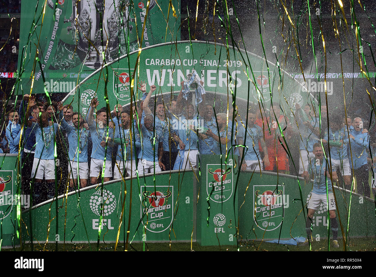 Chelsea lift the trophy hi-res stock photography and images - Alamy
