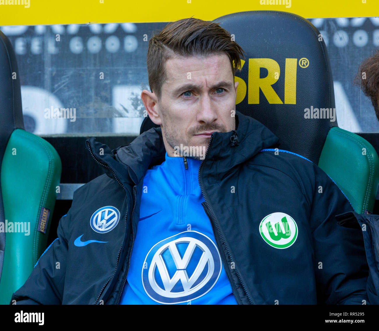Football wolves bench hi-res stock photography and images - Alamy