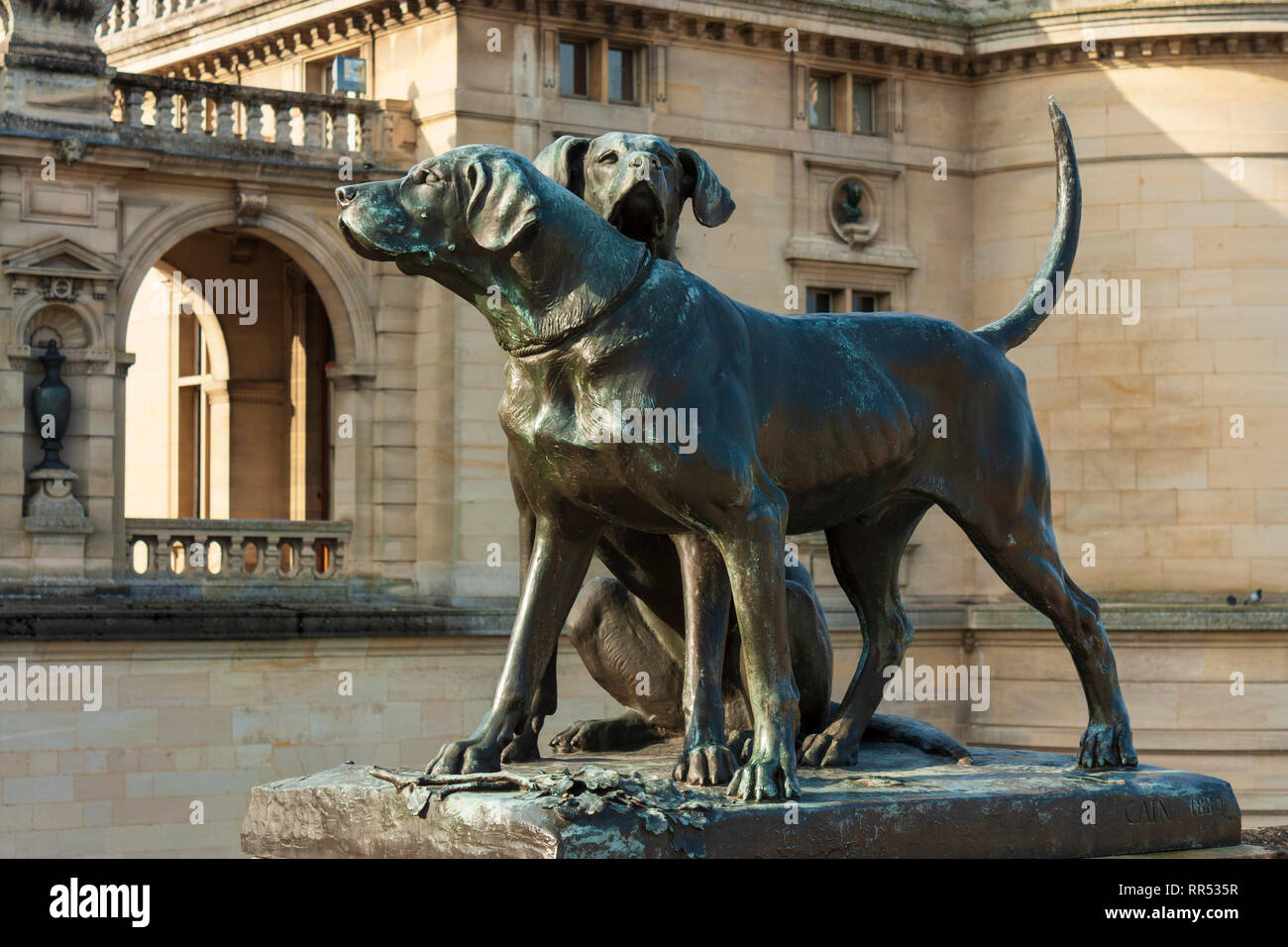 Statue(s) of hunting dogs sculpted in 1880 by Auguste Cain (1821-1894 ...
