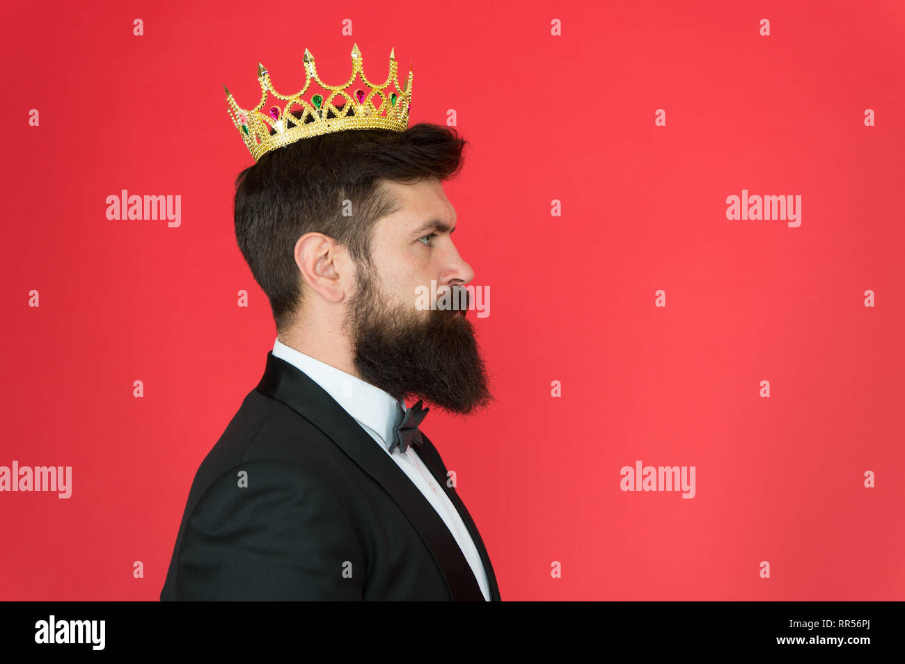 King attribute. Narcissistic king. Self confidence concept. Handsome ...