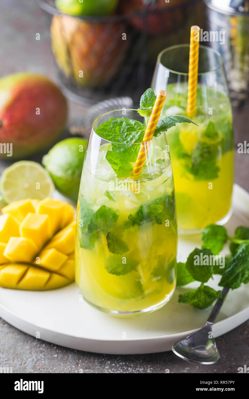 Mango mint mojito cocktail Stock Photo - Alamy