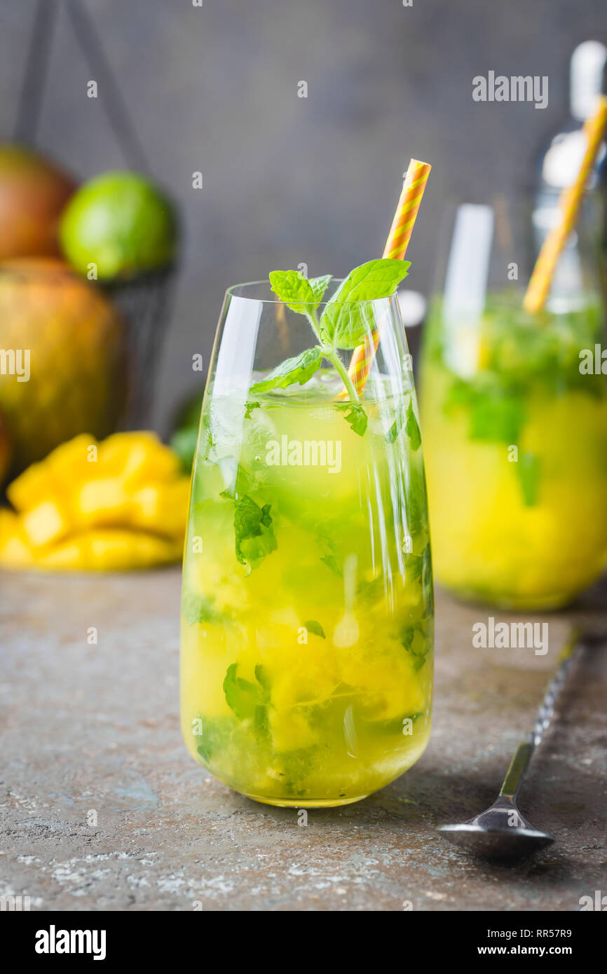 Mango mint mojito cocktail Stock Photo - Alamy