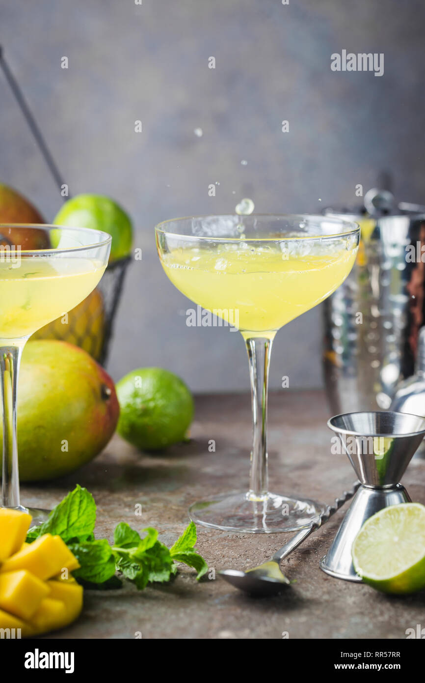 Margarita Mango Alcoholic cocktail Stock Photo - Alamy