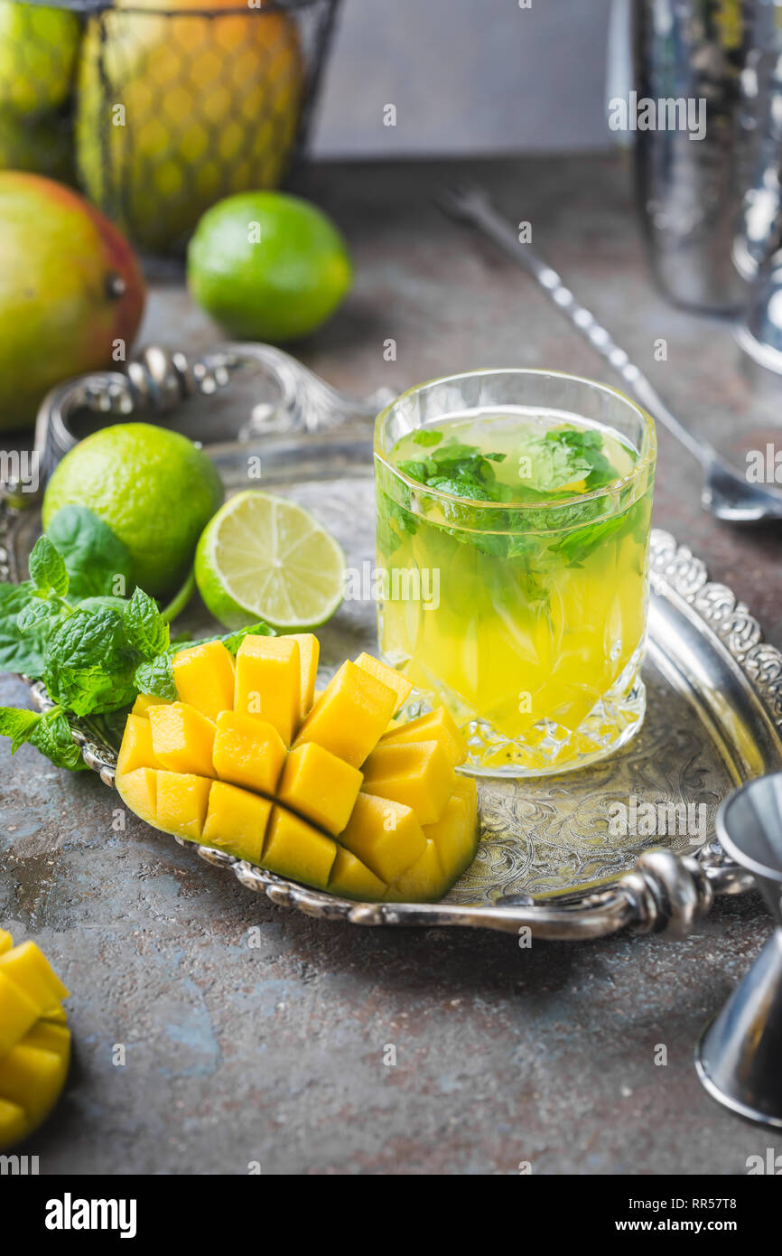 Mango mint mojito cocktail Stock Photo - Alamy