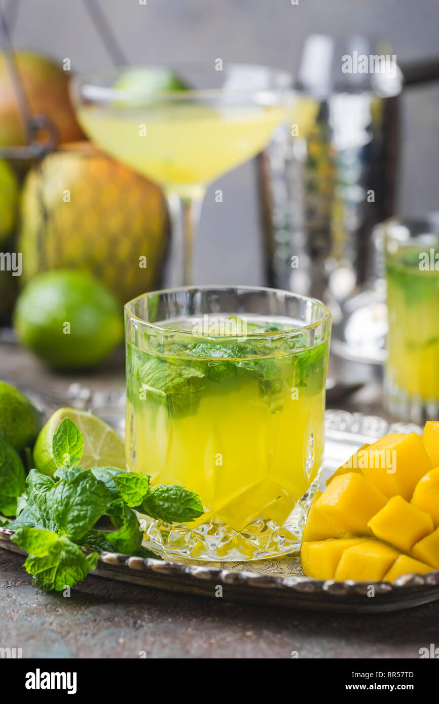 Mango mint mojito cocktail Stock Photo - Alamy