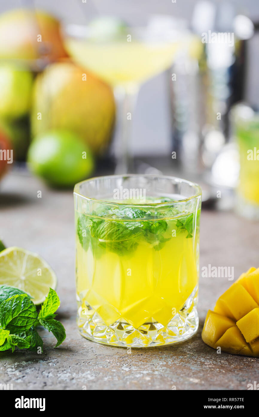 Mango mint mojito cocktail Stock Photo - Alamy