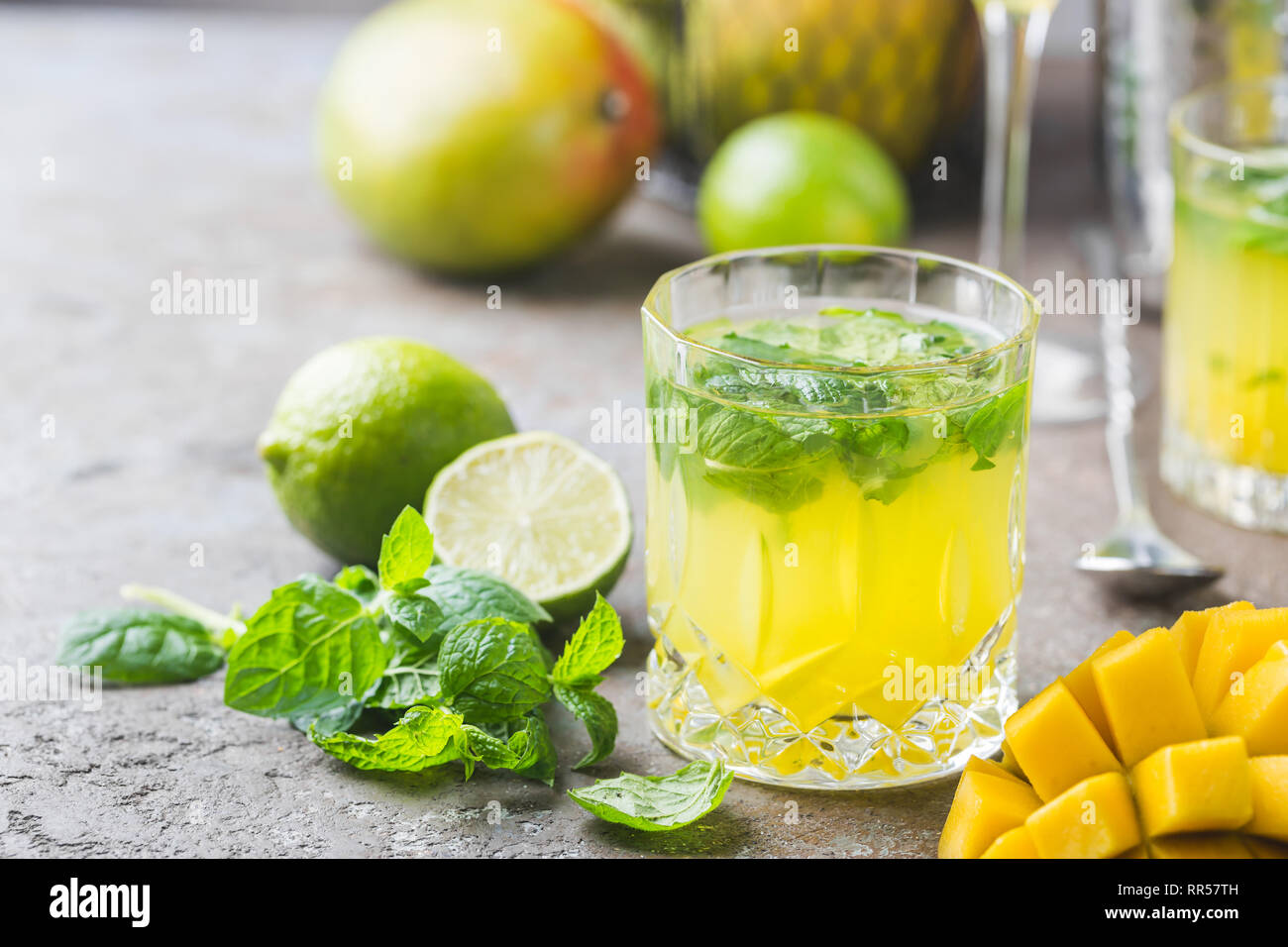 Mango mint mojito cocktail Stock Photo - Alamy
