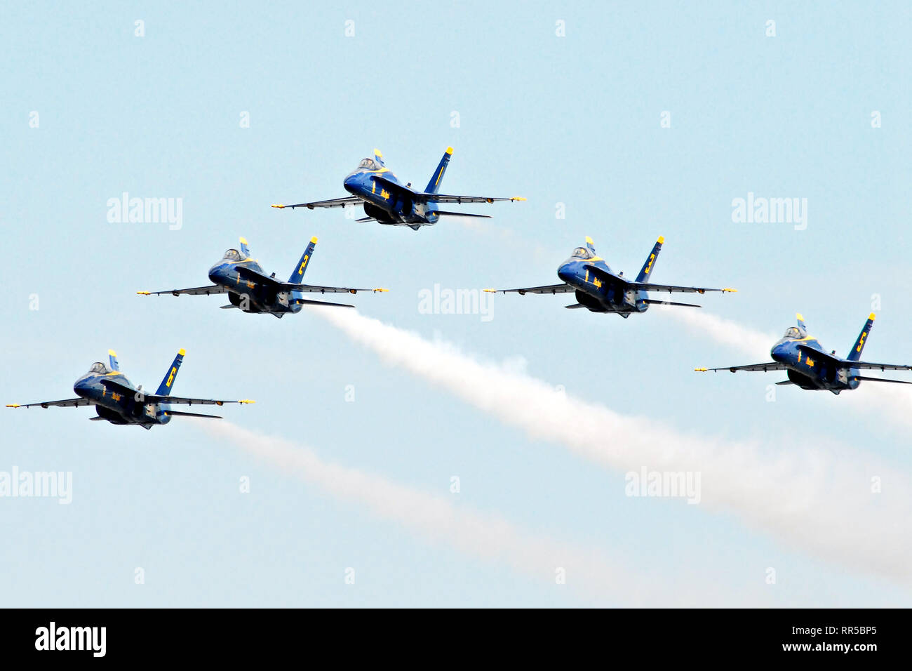 5 US NAVY Blue Angles in Formation Stock Photo - Alamy