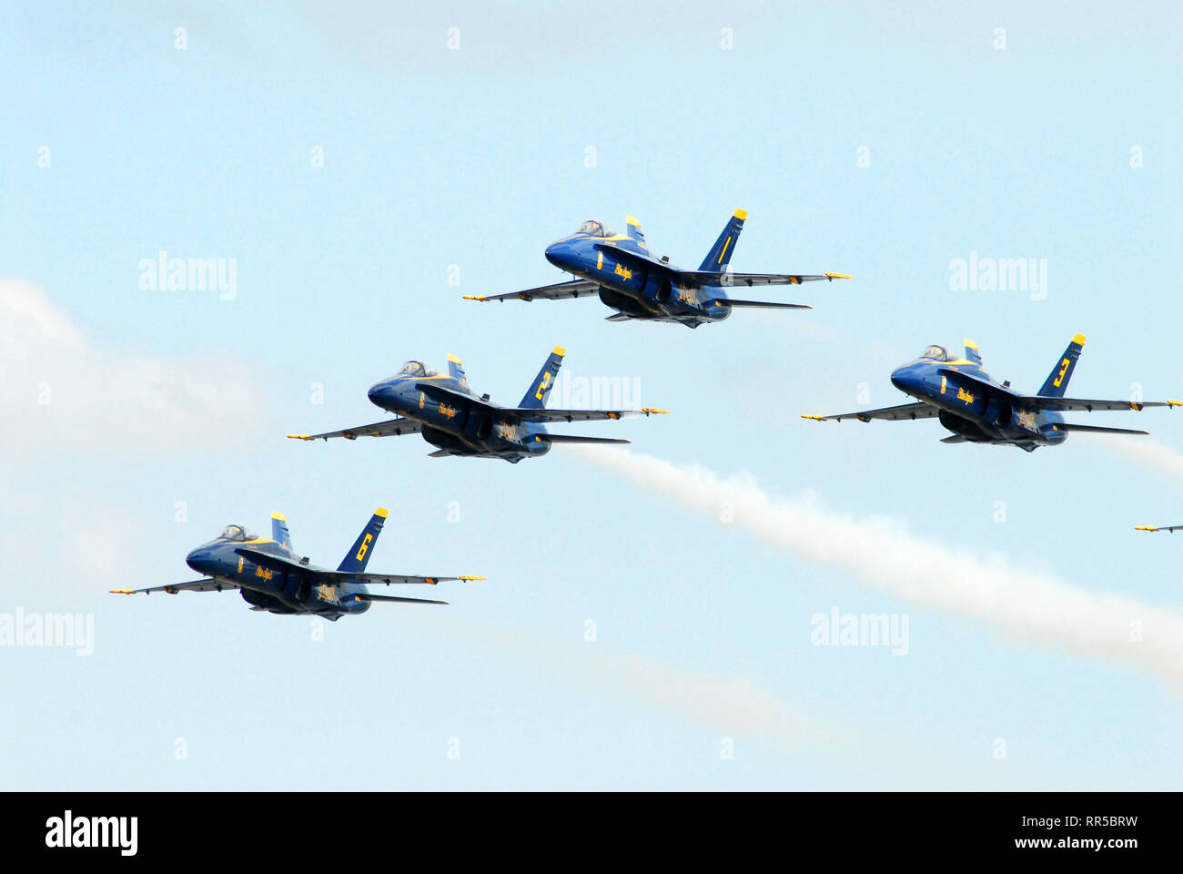 4 US NAVY BLUE ANGLES IN Wide Formation Stock Photo - Alamy