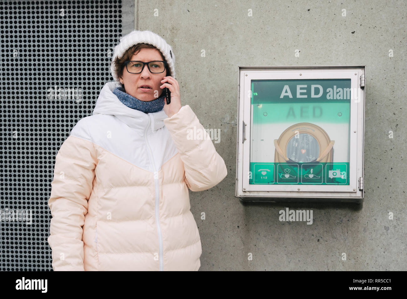 medicine cardiopulmonary resuscitation emergency call. Caucasian woman ...