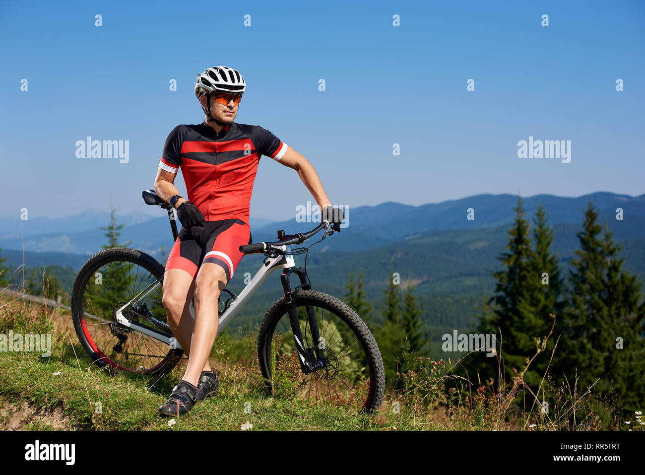 Man Mountain Bike Muscular High Resolution Stock Photography and Images ...