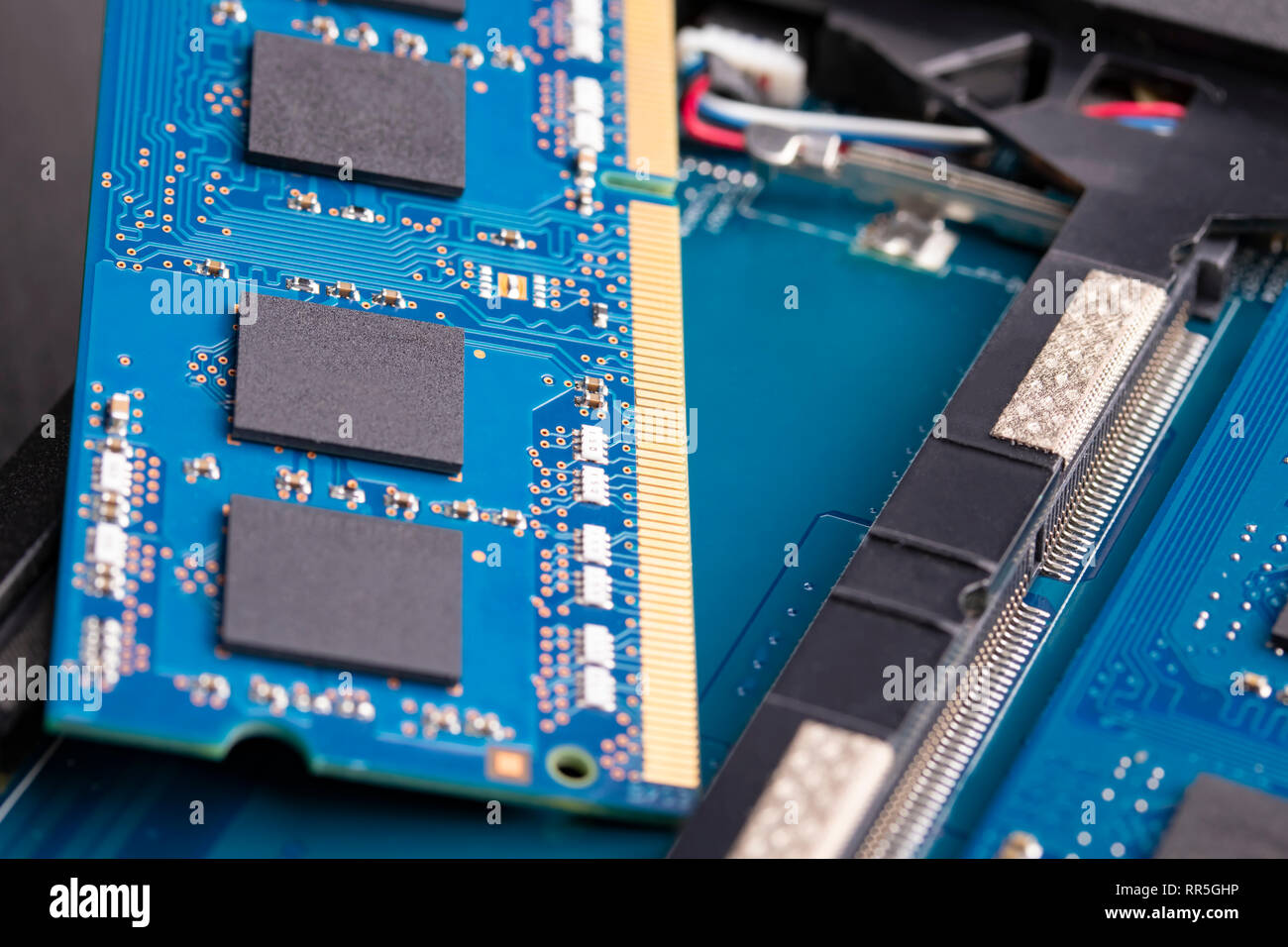 Blue ddr ram memory module hi-res stock photography and images - Alamy