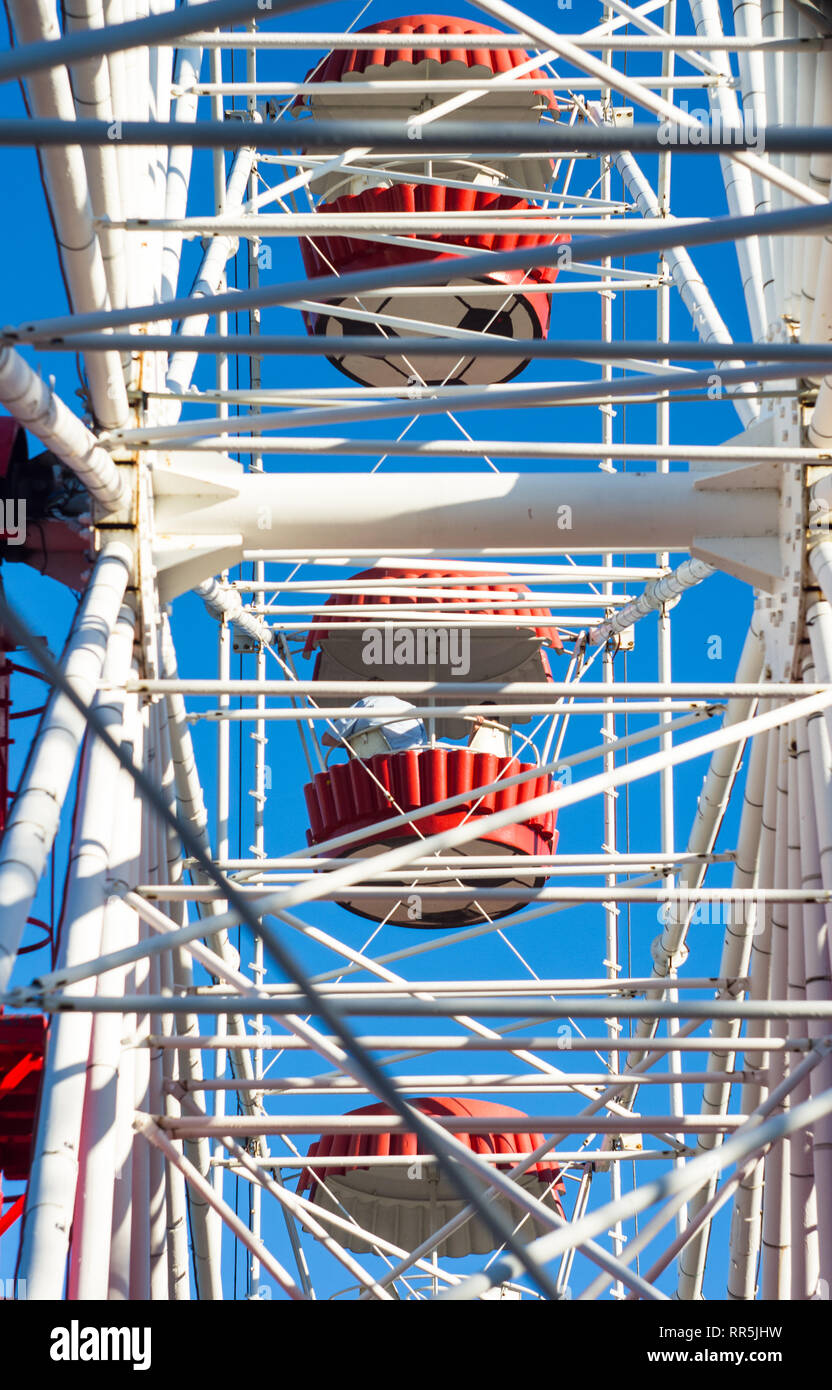 Attractions in spring city Park - Ferris Wheel Stock Photo - Alamy