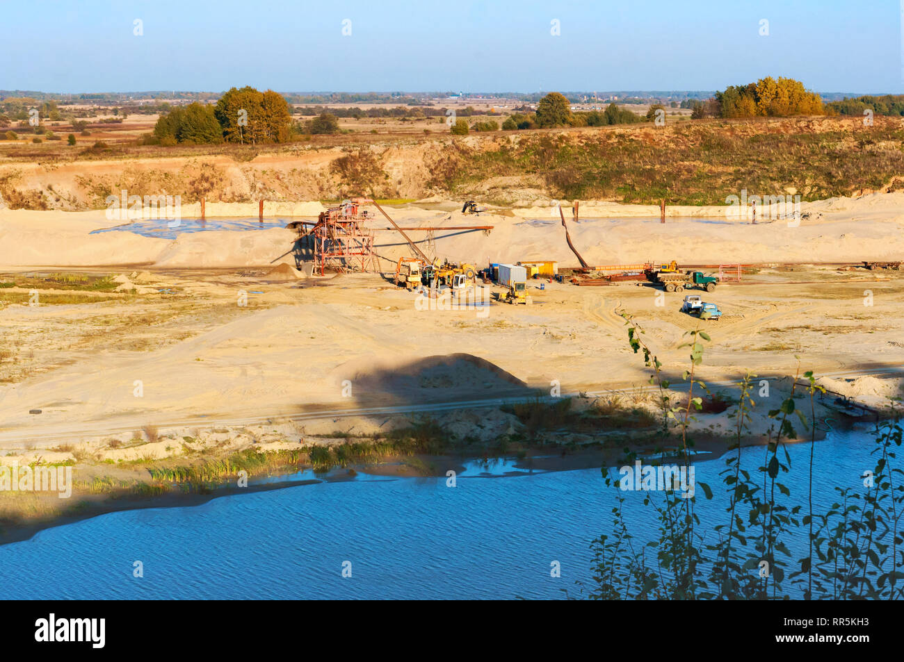 sand quarry, sand mining and quarrying Stock Photo - Alamy