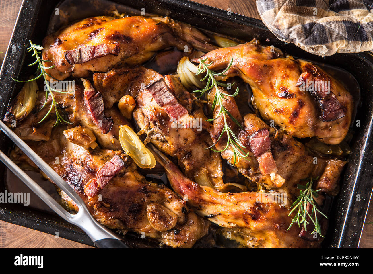 Roasted whole rabbit hi-res stock photography and images - Alamy
