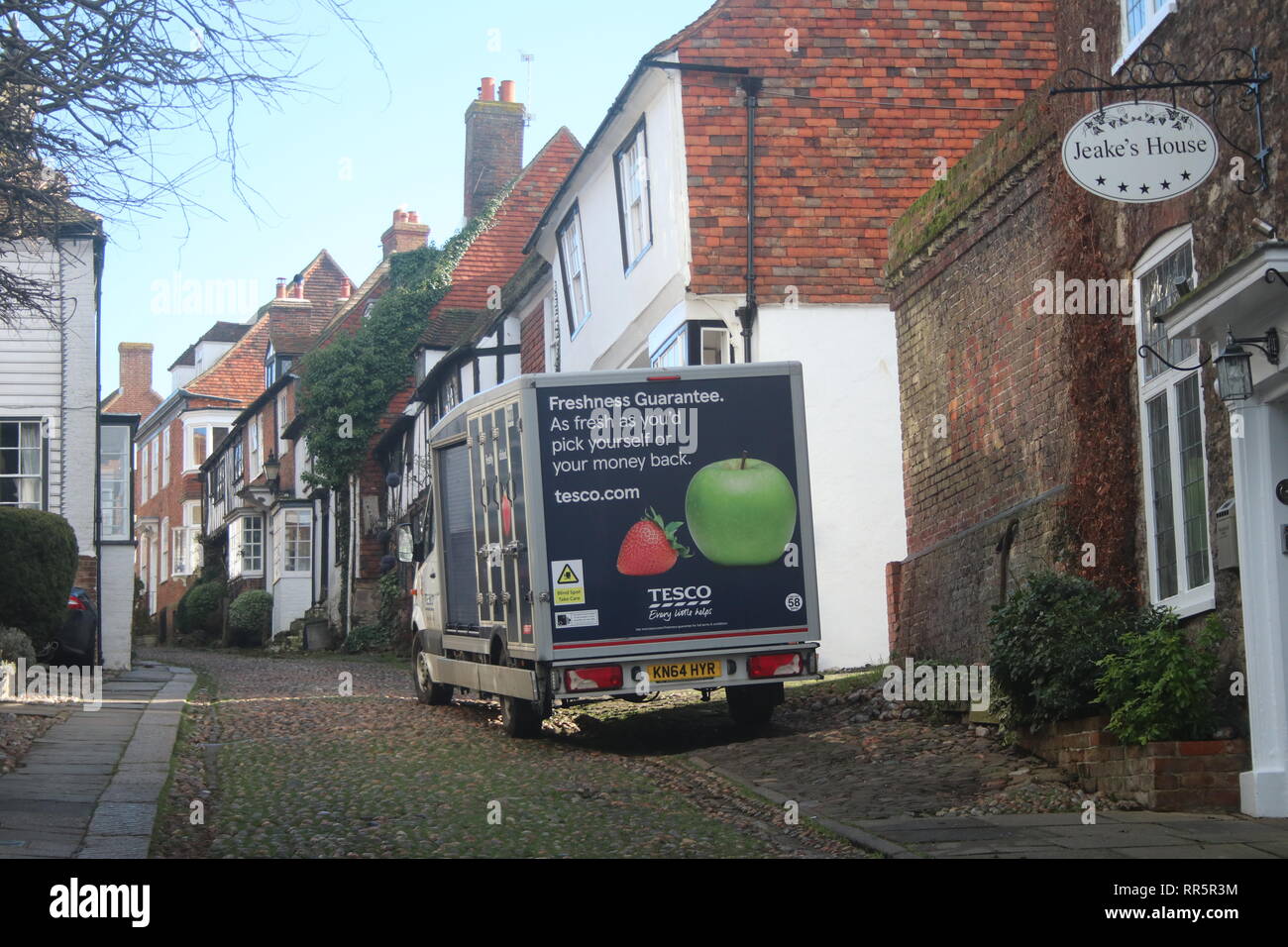 Tesco delivery van hi-res stock photography and images - Alamy