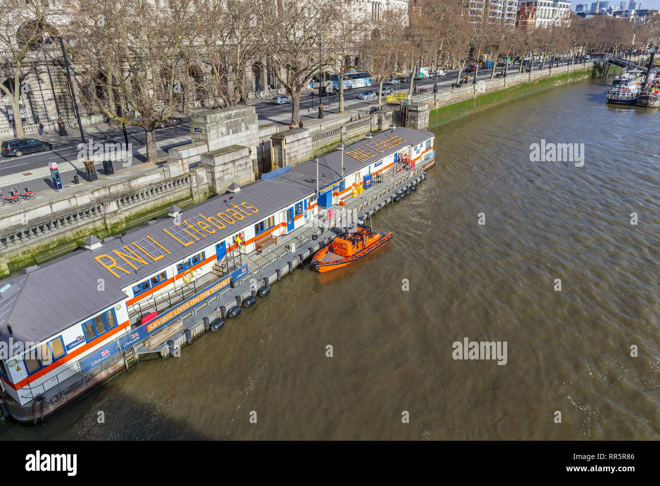 E Class lifeboat 'Hurley Burley', River Thames RNLI lifeboat pier Tower ...