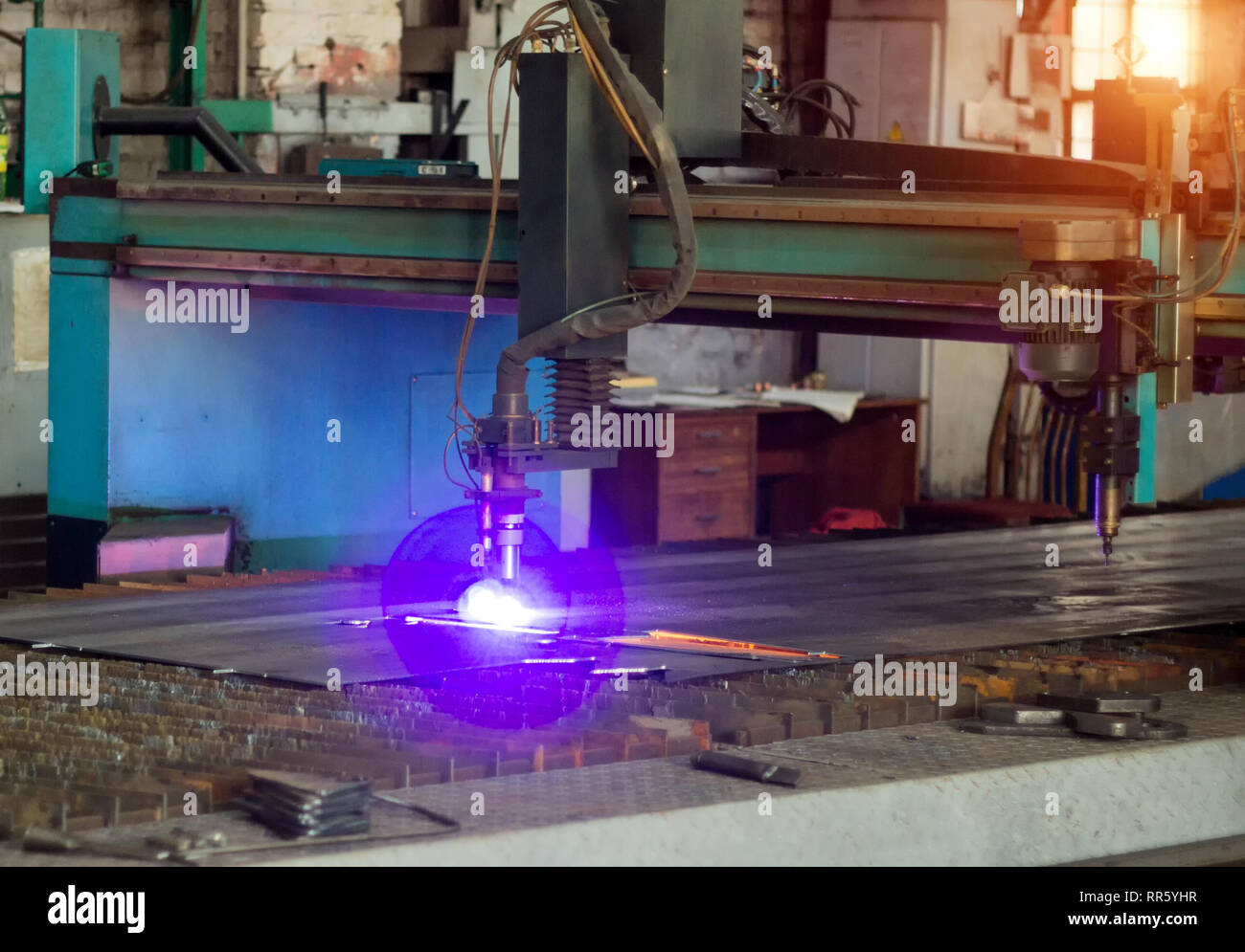 Machine for modern automatic plasma laser cutting of metals, plasma ...