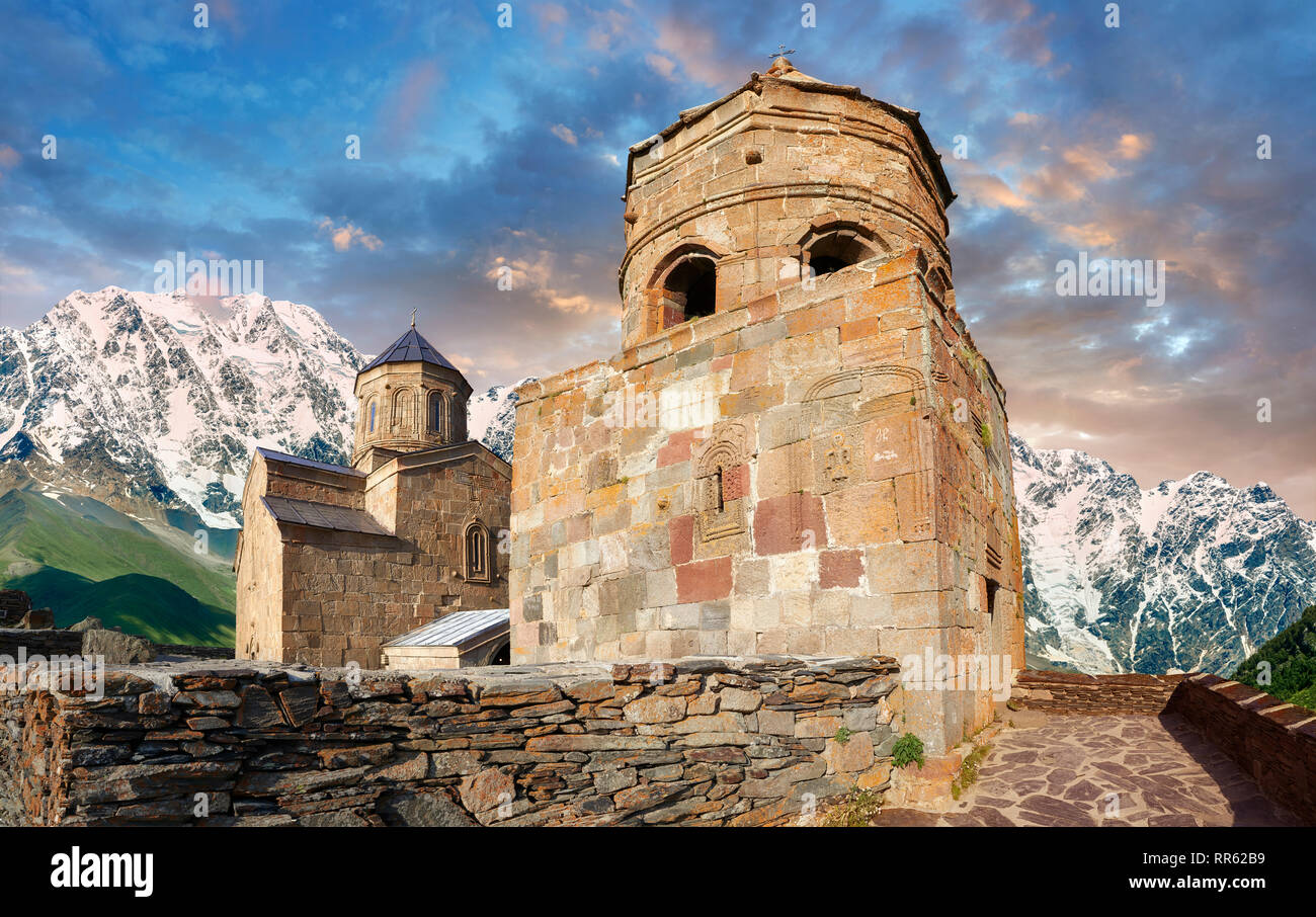 Pictures & images of Gergeti Holy Trinity (Tsminda Sameba) Georgian ...