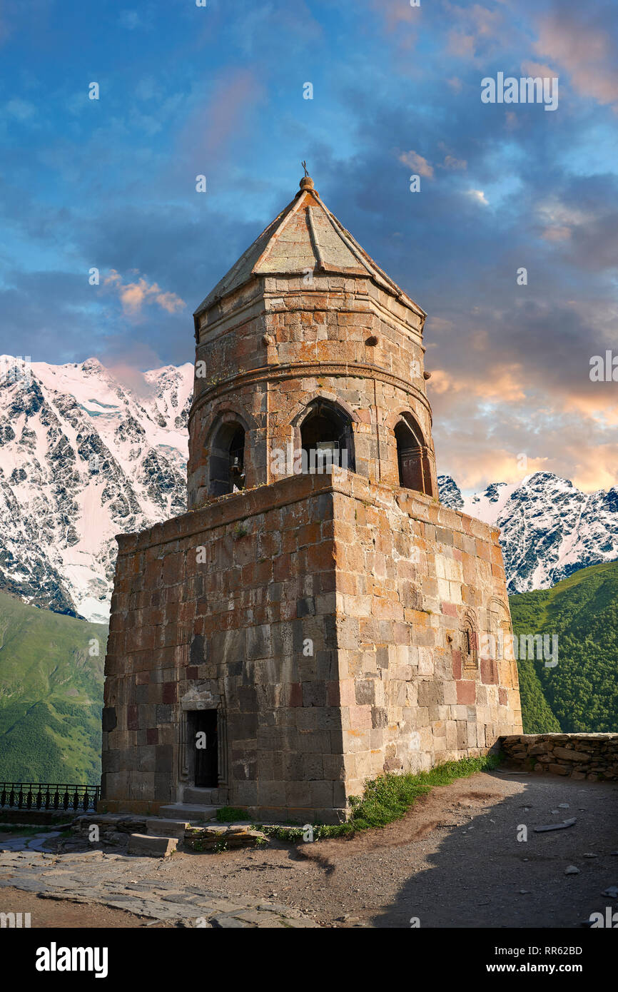 Pictures & images of Gergeti Holy Trinity (Tsminda Sameba) Georgian ...