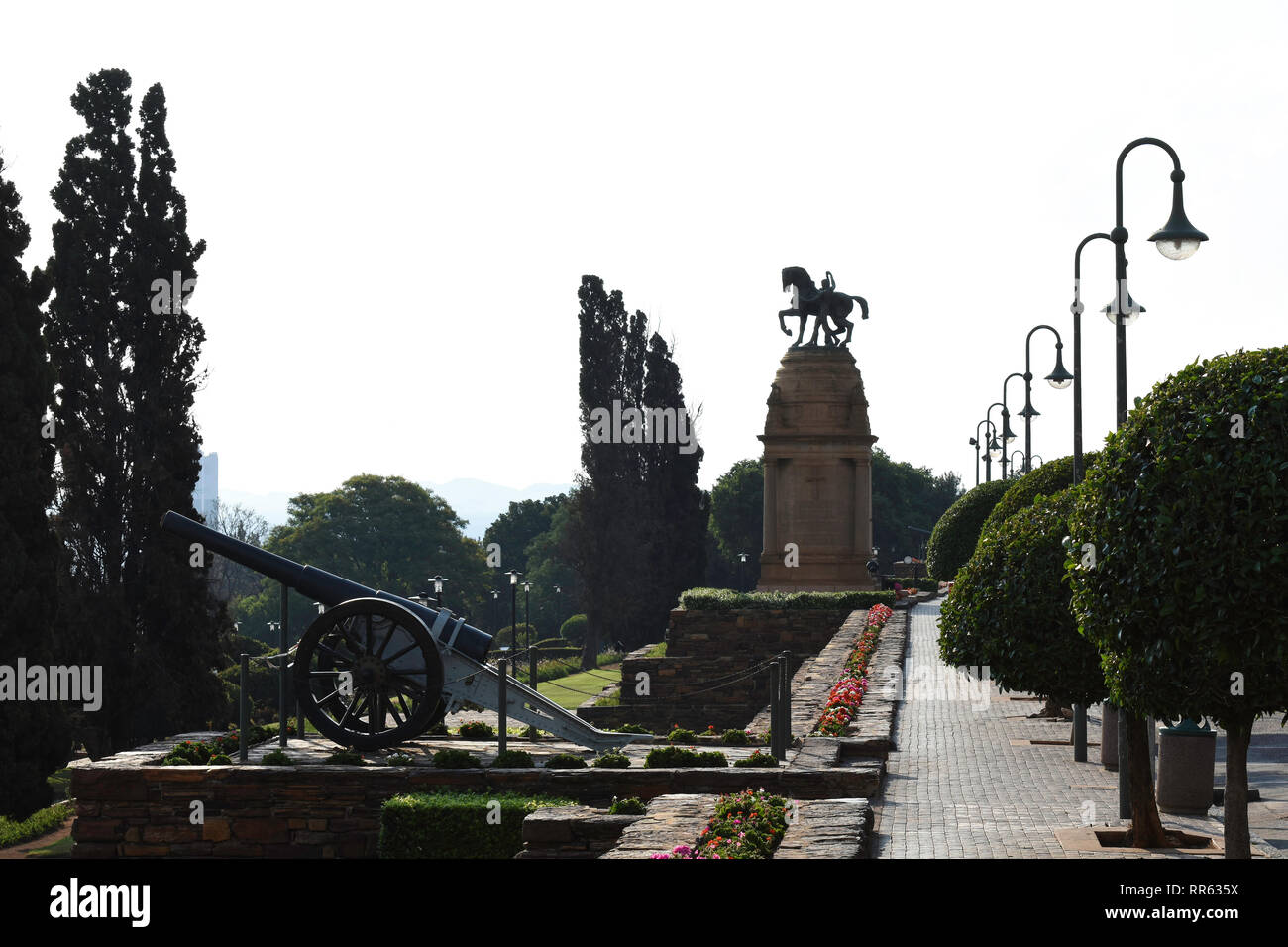 Cannon And Monument At Union Buildings Of South Africa Stock Photo - Alamy