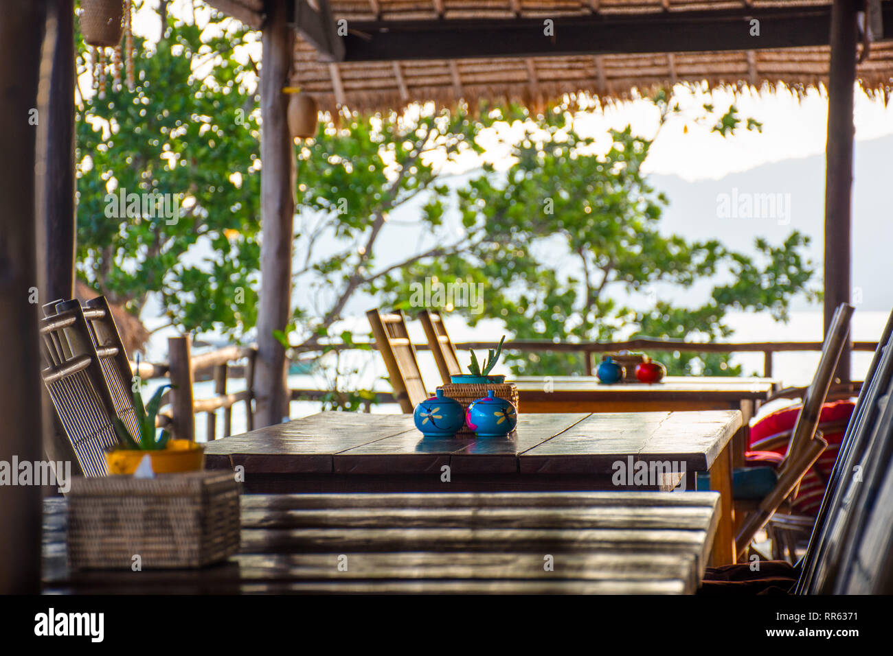 Basic restaurant hi-res stock photography and images - Alamy