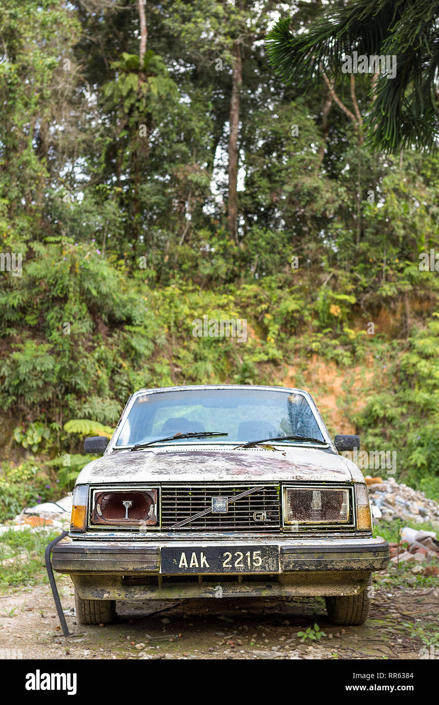 Old abandoned rotting and rusting Swedish Volvo 200 series estate car ...
