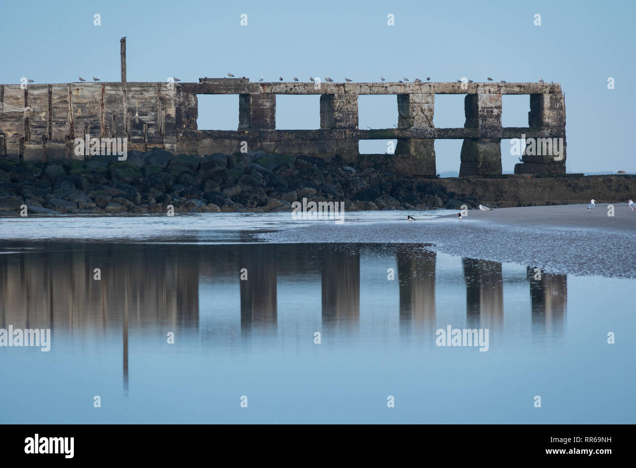Rye pier hi-res stock photography and images - Alamy