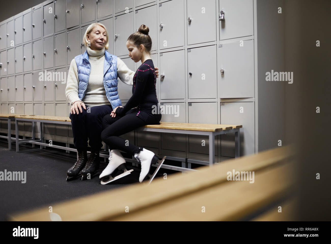 Full figure mature woman hi-res stock photography and images - Alamy