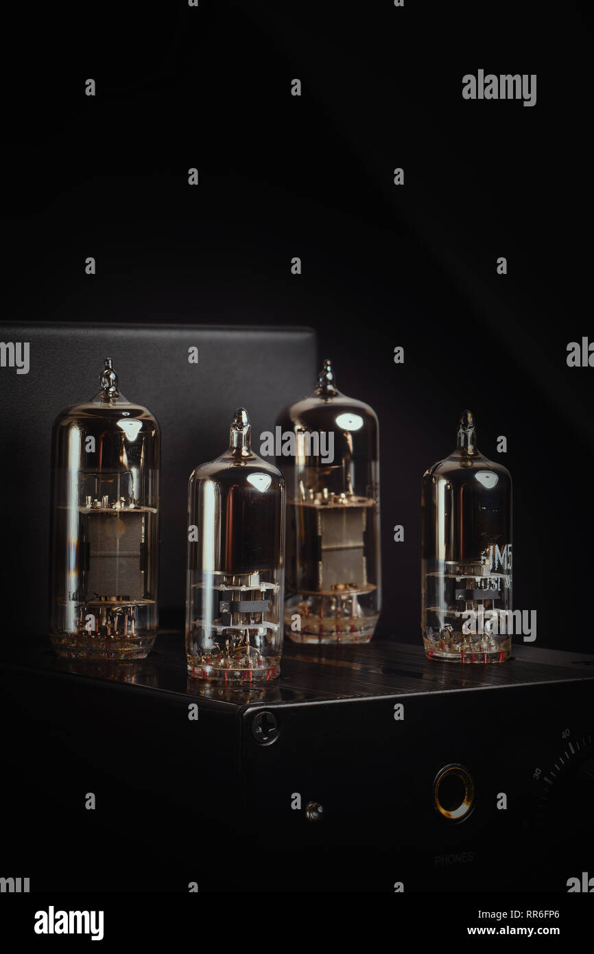 Vintage valve amplifier hi-res stock photography and images - Alamy