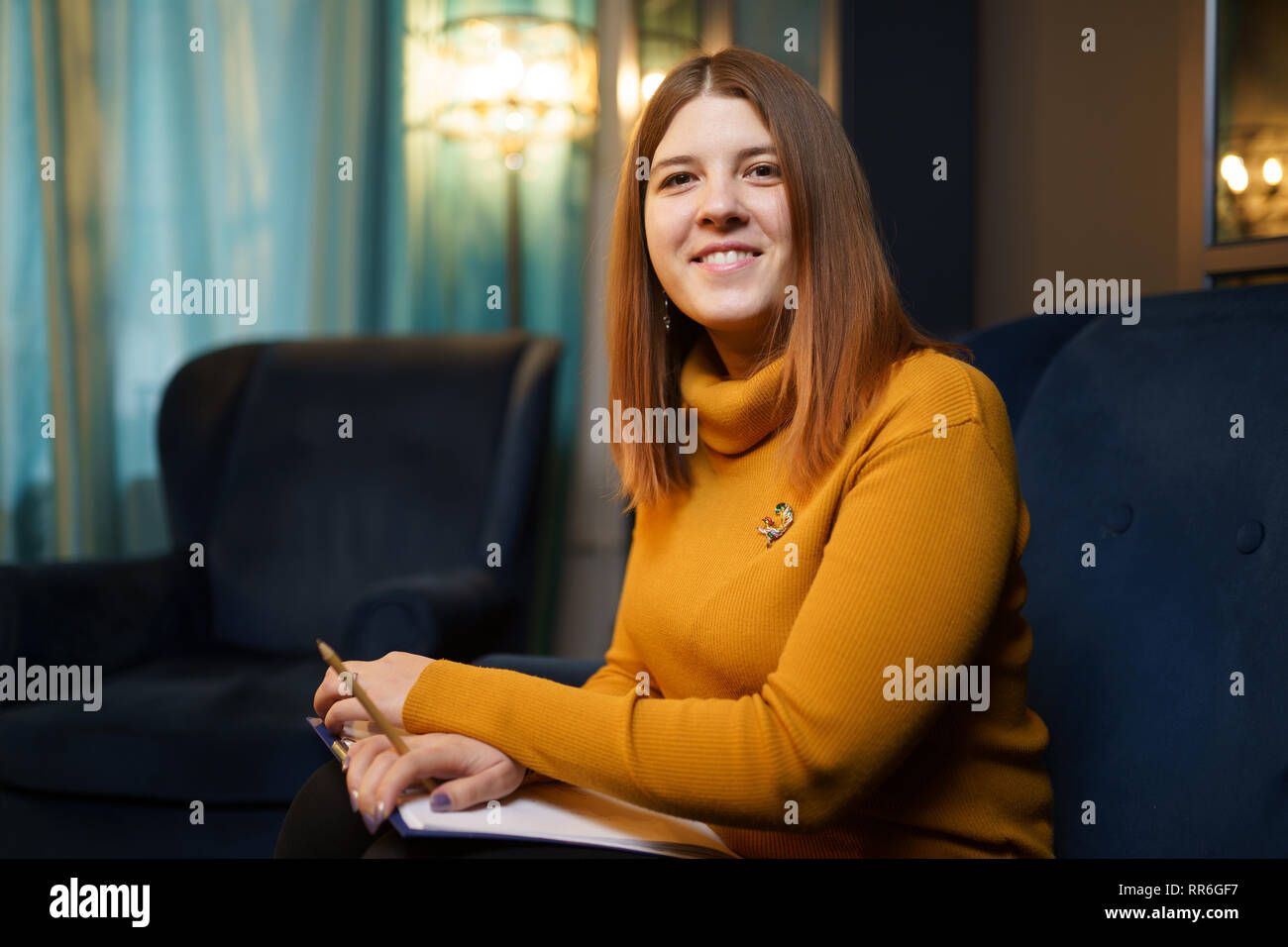 Psychologist chair hi-res stock photography and images - Alamy
