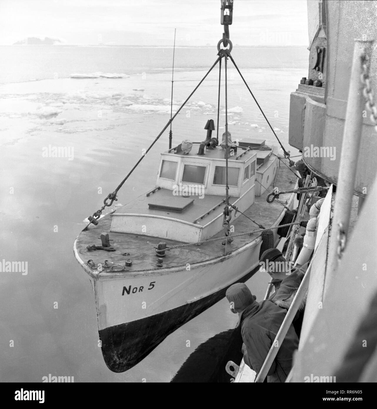 Operation Deep Freeze I - 1955 / 1956 - USA Task Force 43 Stock Photo ...