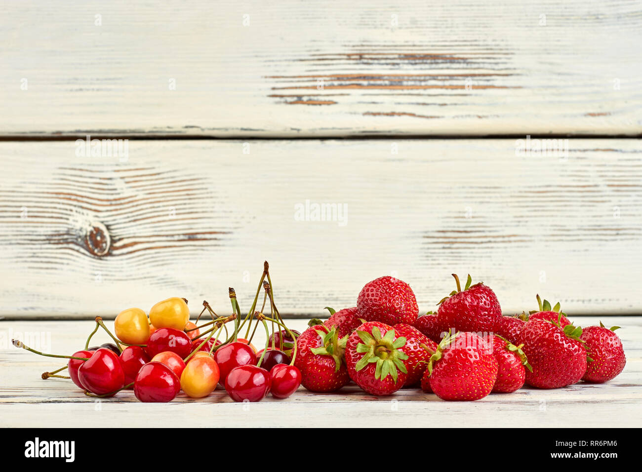 Strawberries on cherry board hi-res stock photography and images - Alamy
