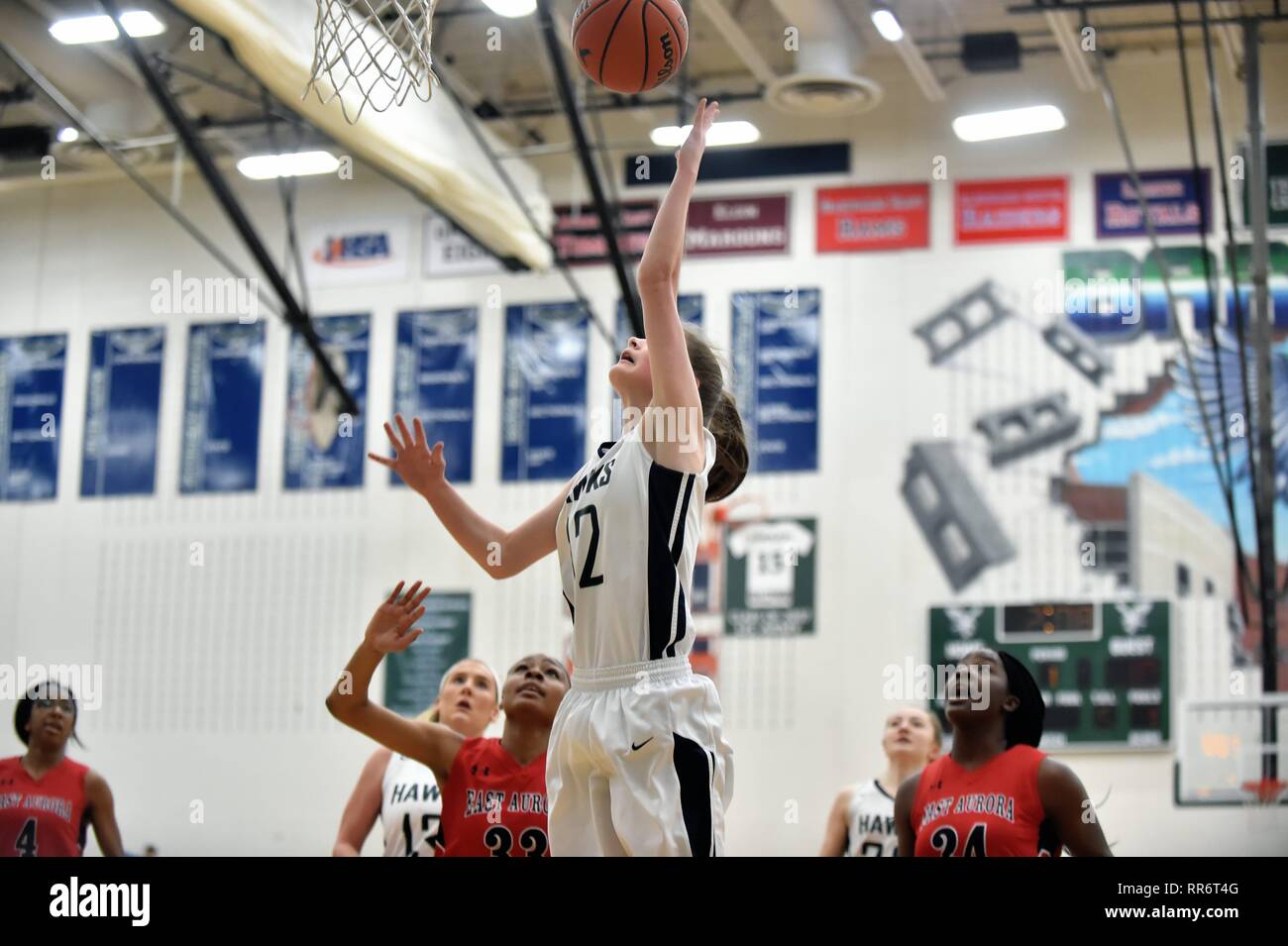 Basketball player taking shot hi-res stock photography and images - Alamy