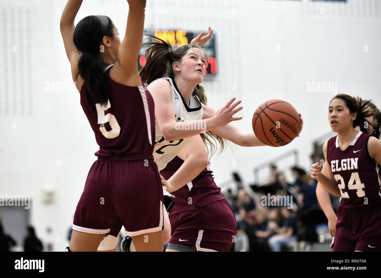 Girls basketball foul hi-res stock photography and images - Alamy