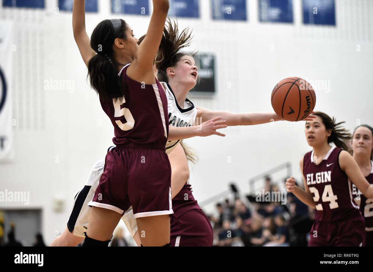 Underhanded hi-res stock photography and images - Alamy