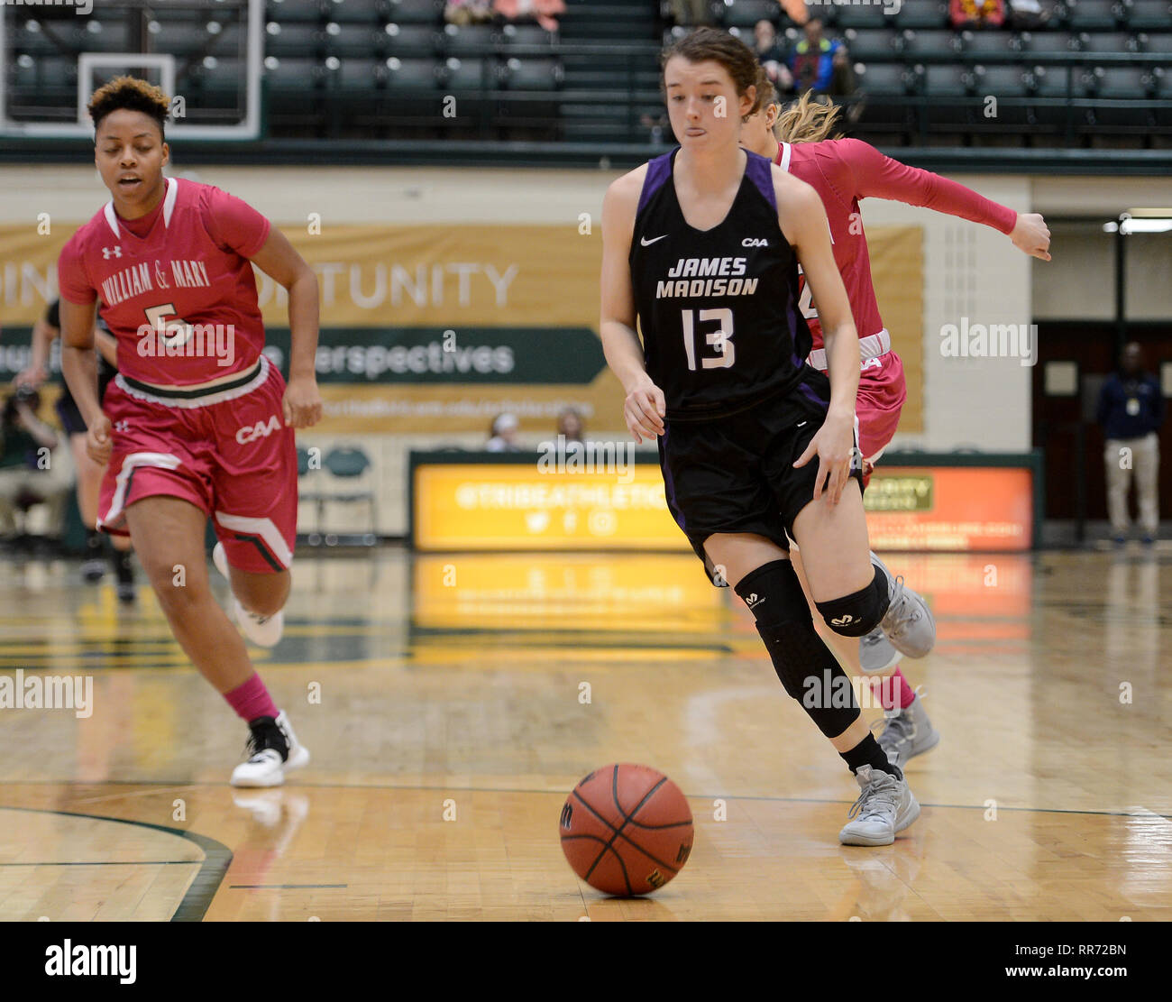 Chuck jones hi-res stock photography and images - Alamy