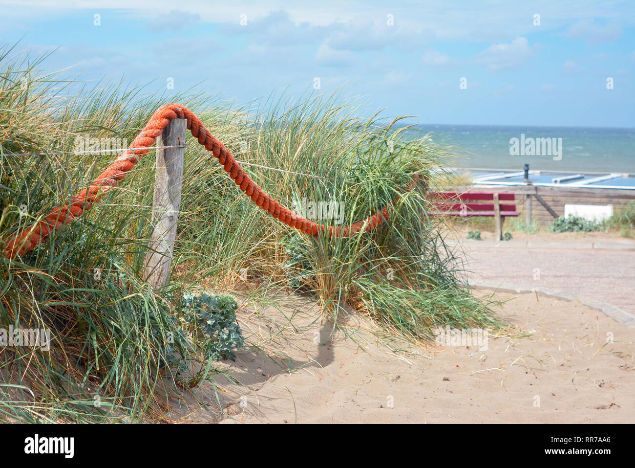 Rope barrier wooden poles hi-res stock photography and images - Alamy