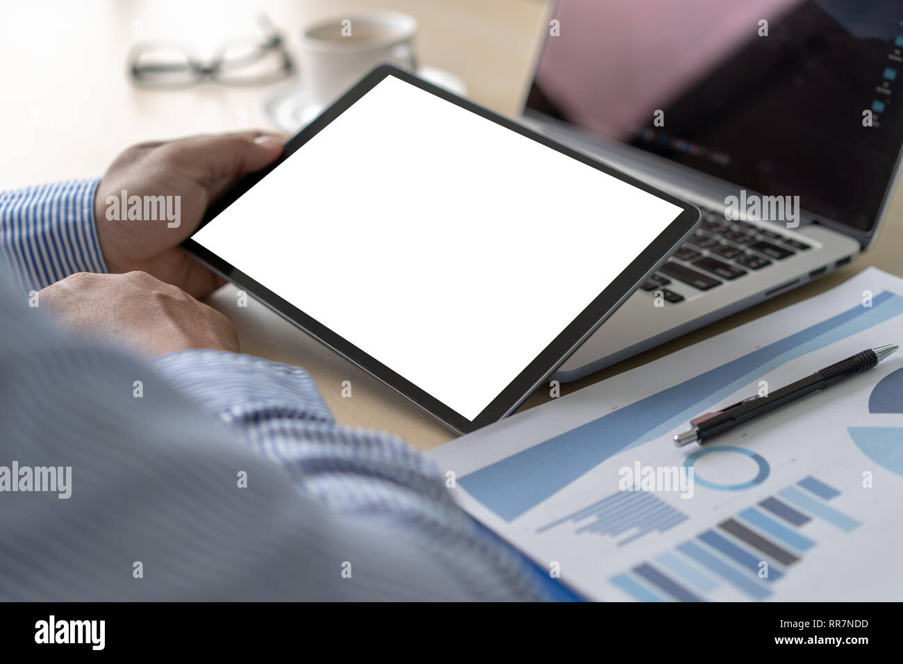 Mockup of business man using laptop screen for your advertising text ...