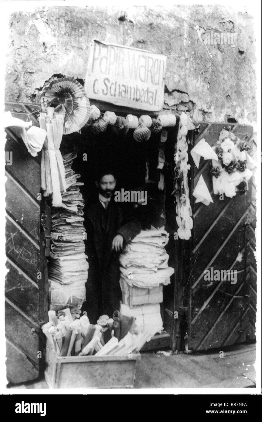 1920s vilna jews Black and White Stock Photos & Images - Alamy