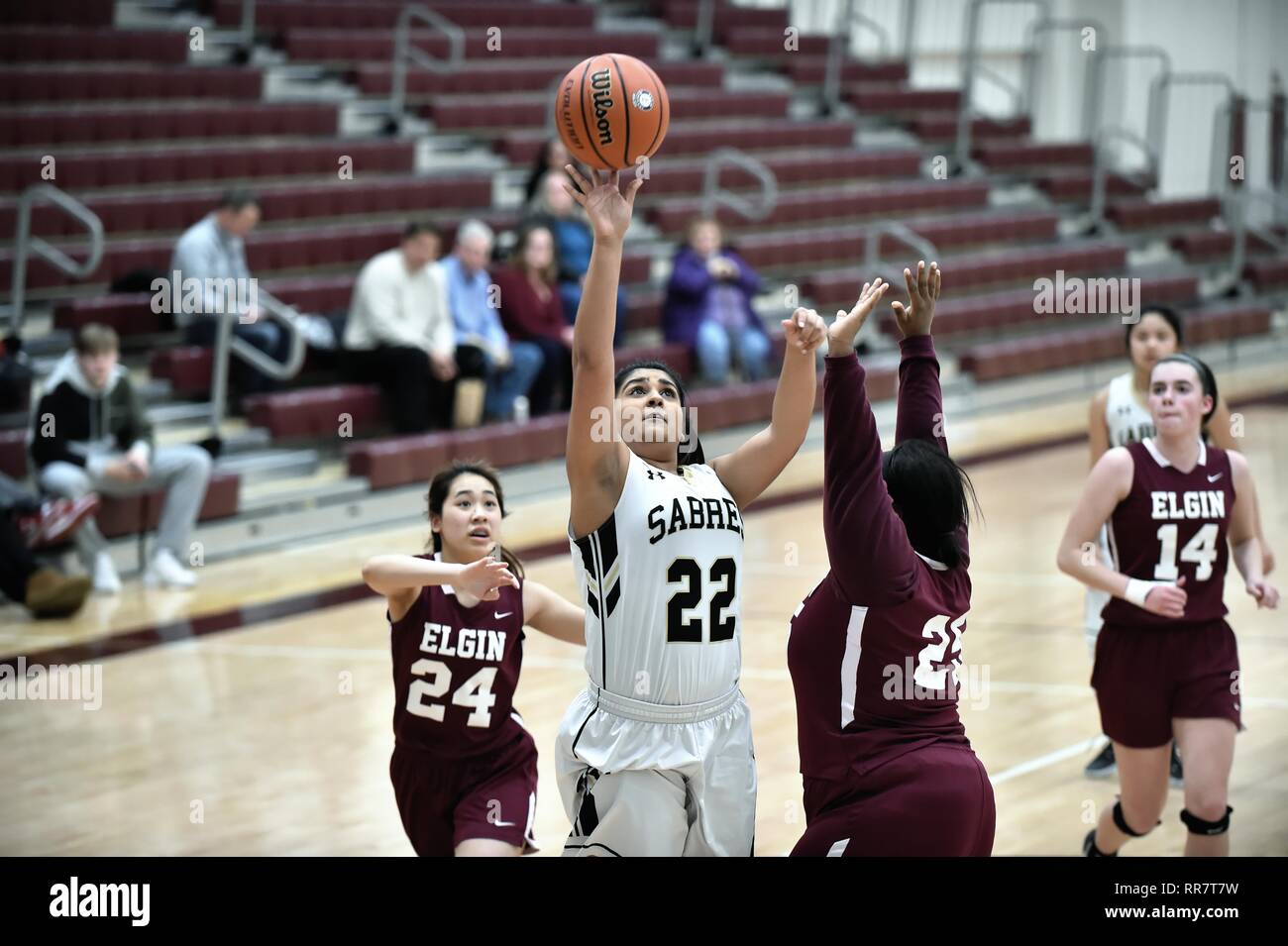 Taking jump shot hi-res stock photography and images - Alamy
