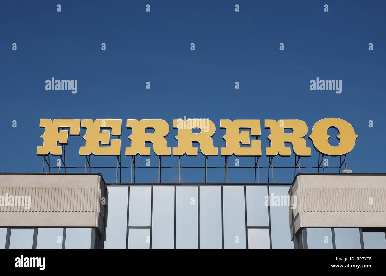 Ferrero Chocolate Stock Photos & Ferrero Chocolate Stock Images - Alamy