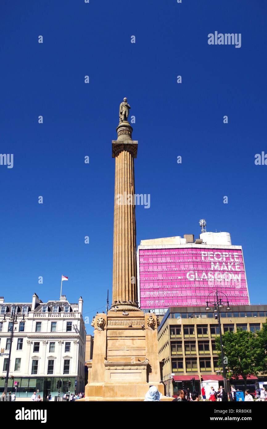 Sir Walter Scott Column Statue and the People Make Glasgow Met Tower in ...