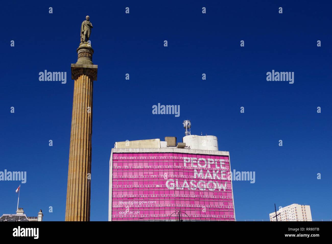 Sir Walter Scott Column Statue and the People Make Glasgow Met Tower in ...