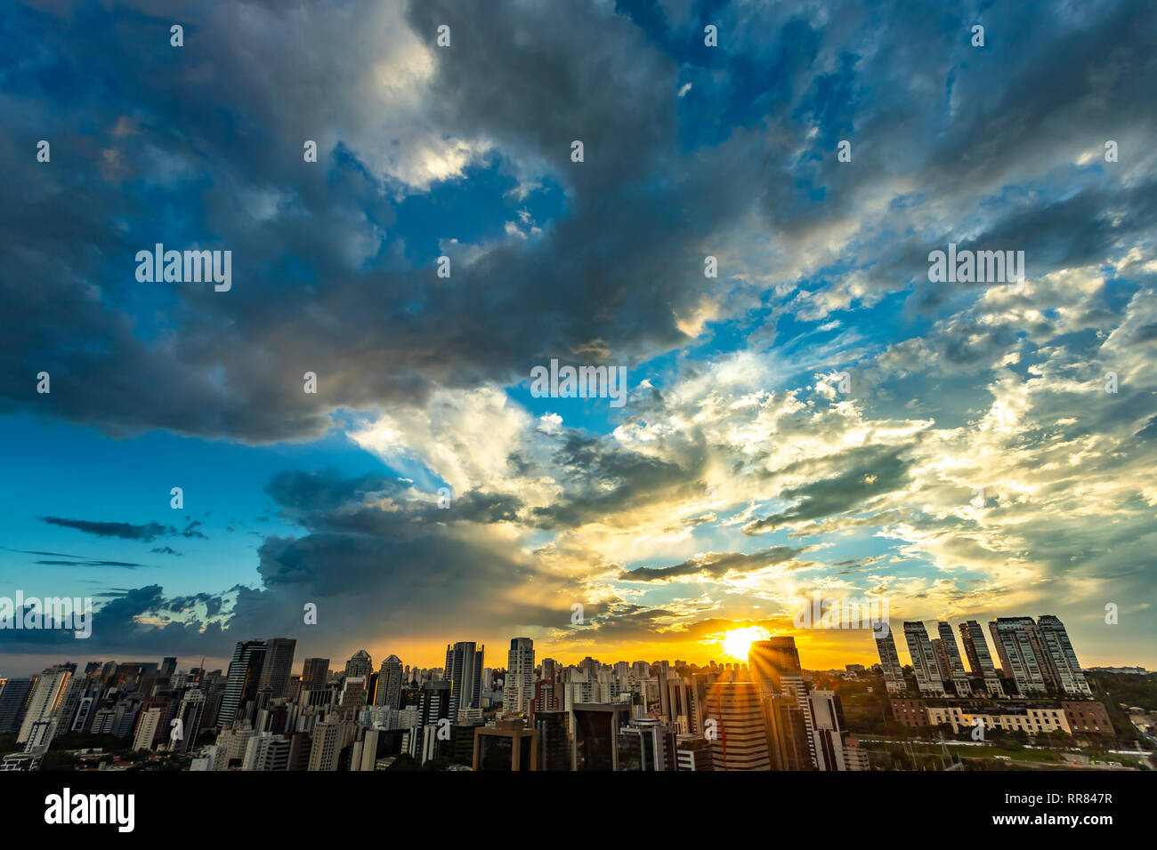 Sao paulo sunset hi-res stock photography and images - Alamy