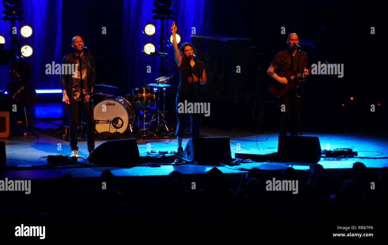 LOS ANGELES, CA - AUGUST 17: Musicians/singers Phil Hanseroth, Brandi ...