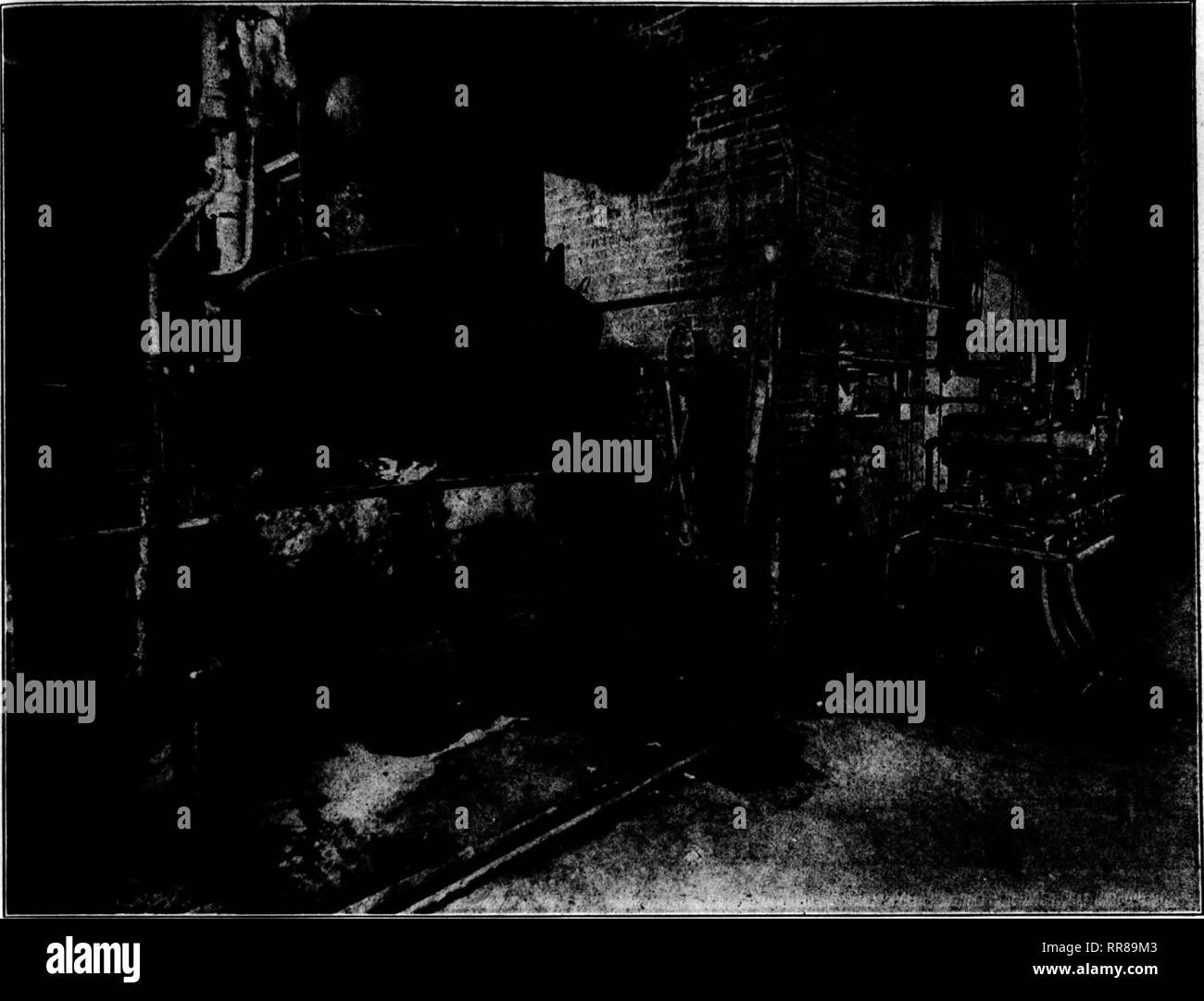 Ton pump van hi-res stock photography and images - Alamy