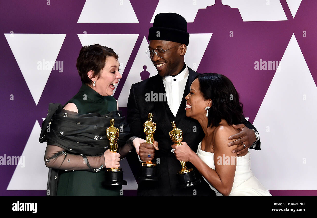 Olivia Colman, Mahershala Ali and Regina King in the press room at the ...